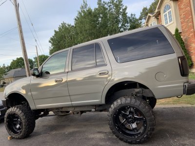 Lifted Ford Expedition 1999